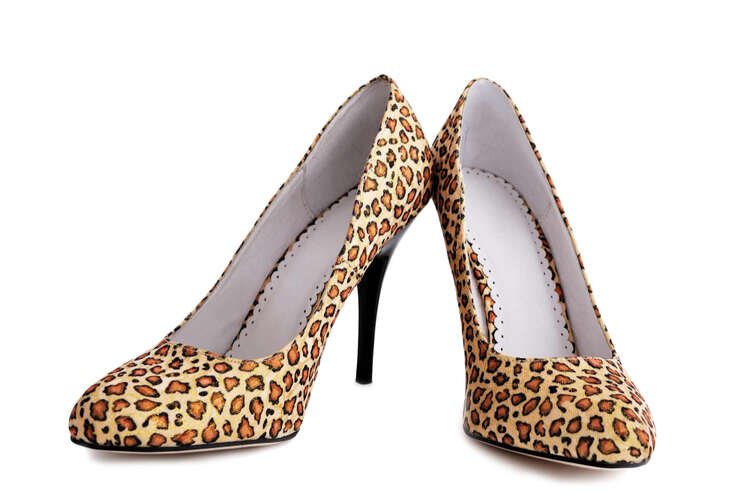 Discover the Perfect Leopard Heels Outfits: Style Guide for Women ...