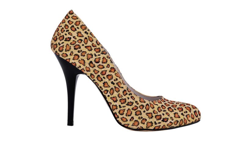 Discover the Perfect Leopard Heels Outfits: Style Guide for Women ...